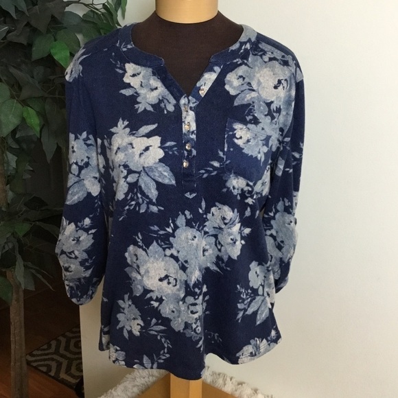 Laura Scott | Tops | Laura Scott Large Floral Roll Sleeve Shades Of Blu ...